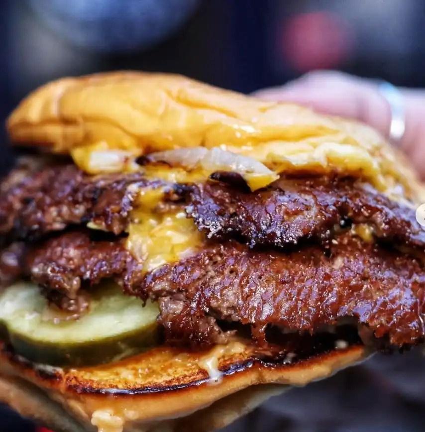 7th Street Burger is Open – goldcoastnorthfyi